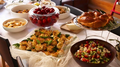 How To Host A Traditional Greek Easter Feast - XpatAthens.com